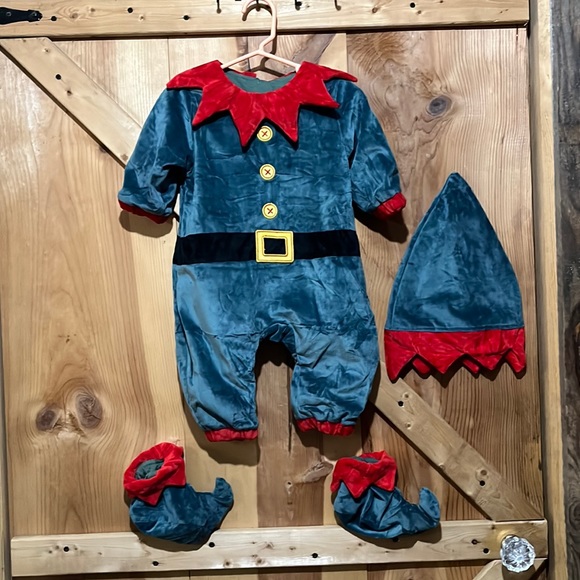 One Pieces | New In Package 69months Green And Red Velvet Elf Jumpsuit ...